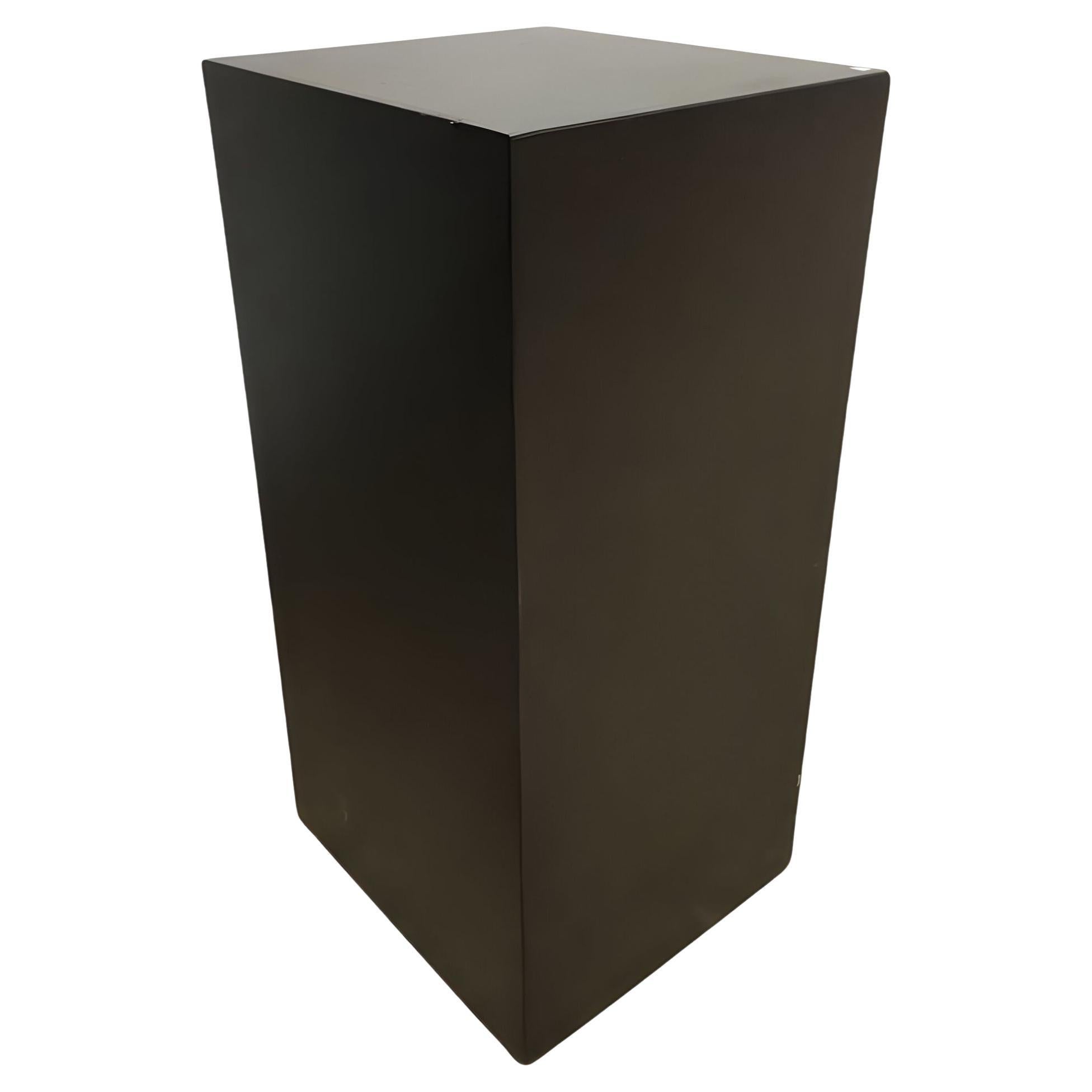 Art Deco Bird's-Eye Style Maple Pedestal with Black Top For Sale at 1stDibs