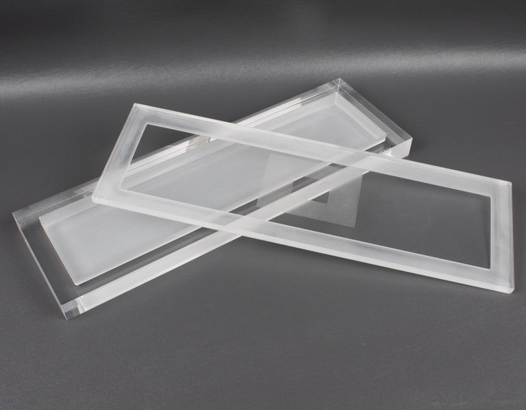 Modernist Long and Flat Lucite Box, 1980s For Sale at 1stDibs