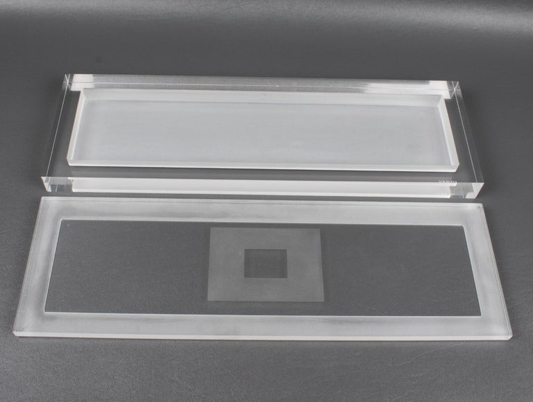 Modernist Long and Flat Lucite Box, 1980s For Sale at 1stDibs