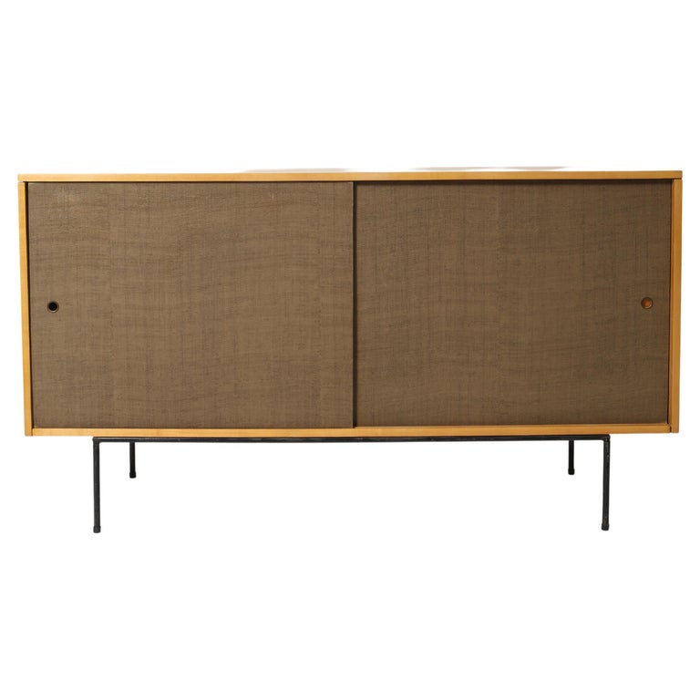 Meuble de rangement moderniste en érable et toile de gazon de Paul ...