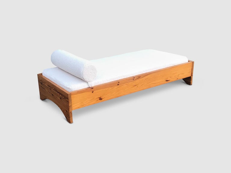 Modernist Pine Daybed by Ate Van Apeldoorn for Houtwerk Hattem 1970s ...