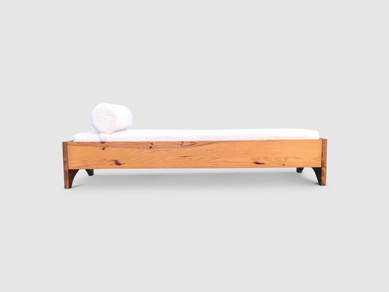 Modernist Pine Daybed by Ate Van Apeldoorn for Houtwerk Hattem 1970s ...