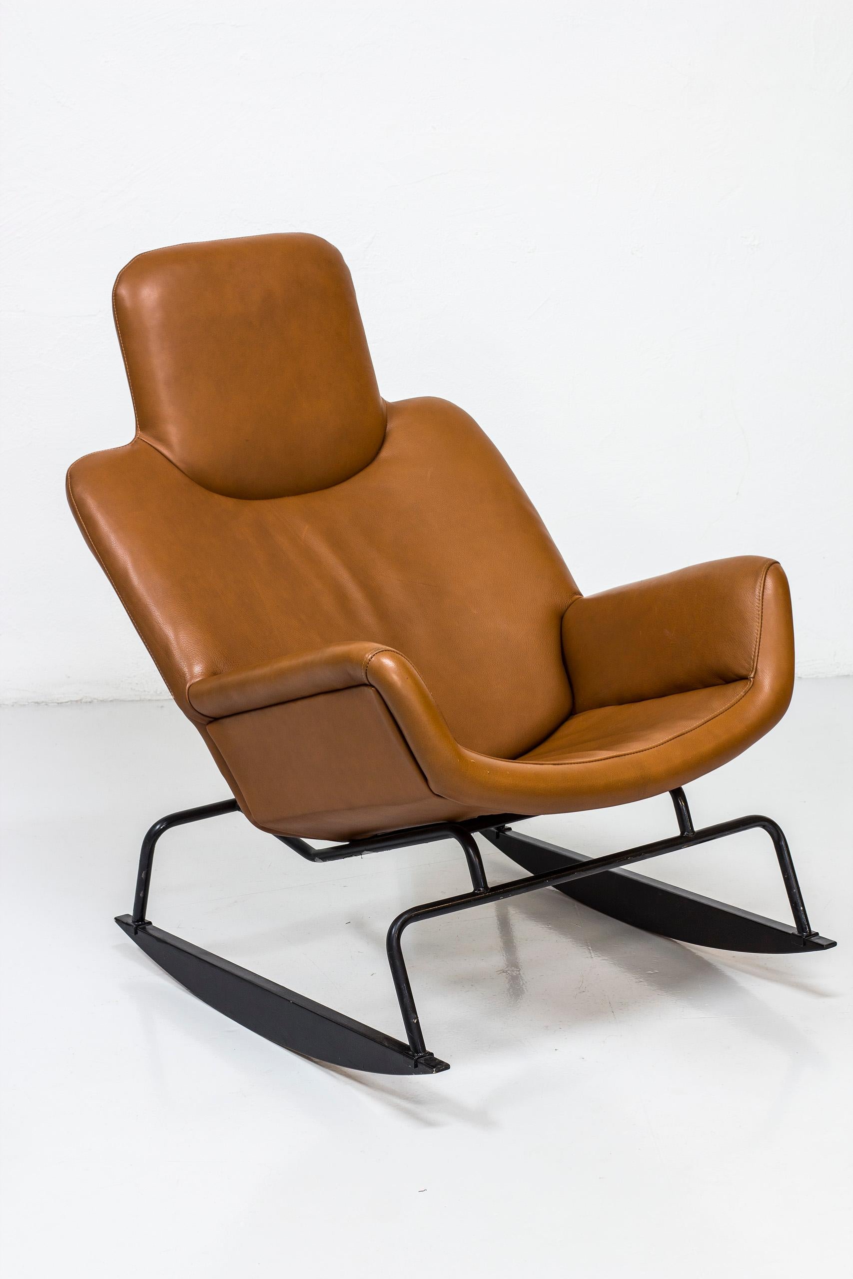 "Moderno" Leather Rocking Chair by Yrjö Kukkapuro, Finland, 1960s at ...