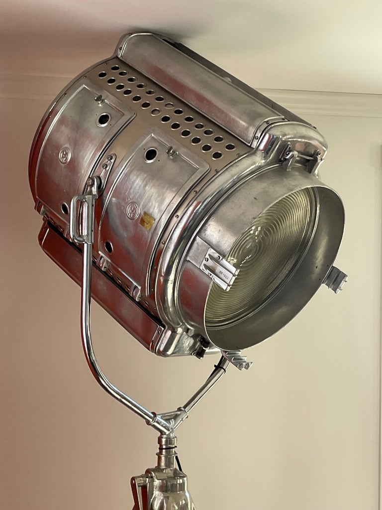 Mole Richardson Hollywood Movie Set Light For Sale at 1stDibs