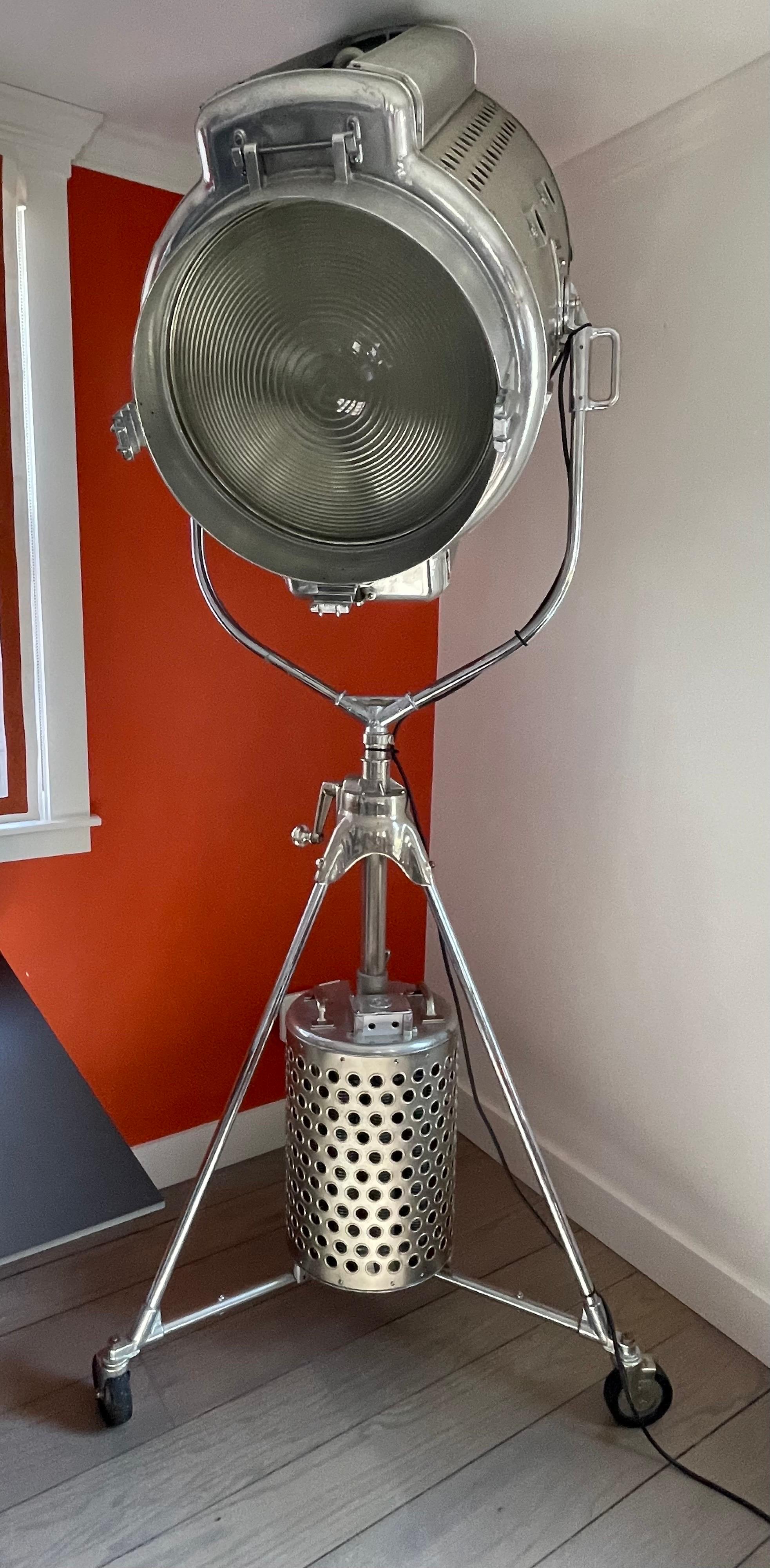 Mole Richardson Hollywood Movie Set Light For Sale at 1stDibs