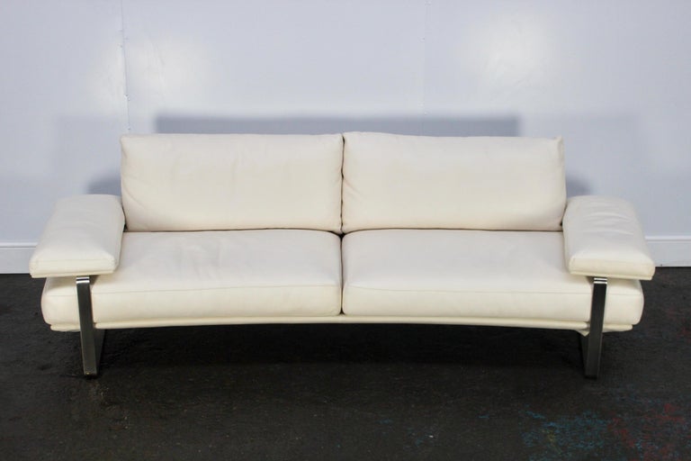 Molteni and C “Still SDC250” Curved Sofa in Ivory Leather For Sale at ...