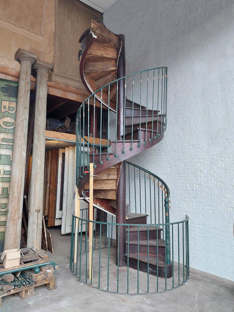 Monumental Oak Spiral Staircase With Massive Oak Boot in One Piece ± ...