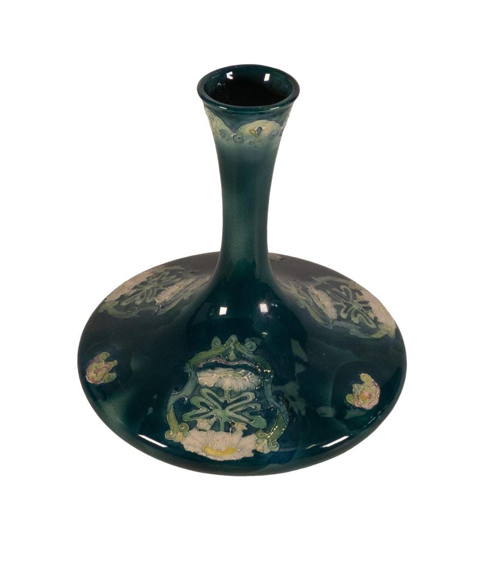 MOORCROFT Lisa B stylized Daisy on Peacock green decoration 1989 glazed ...