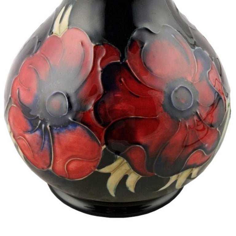 Moorcroft Pansy Pattern Table Lamp, 20th Century For Sale at 1stDibs
