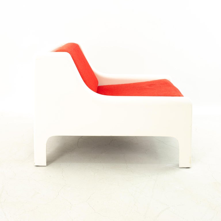 Moretti Mid Century Fiberglass Lounge Chairs, Pair at 1stDibs