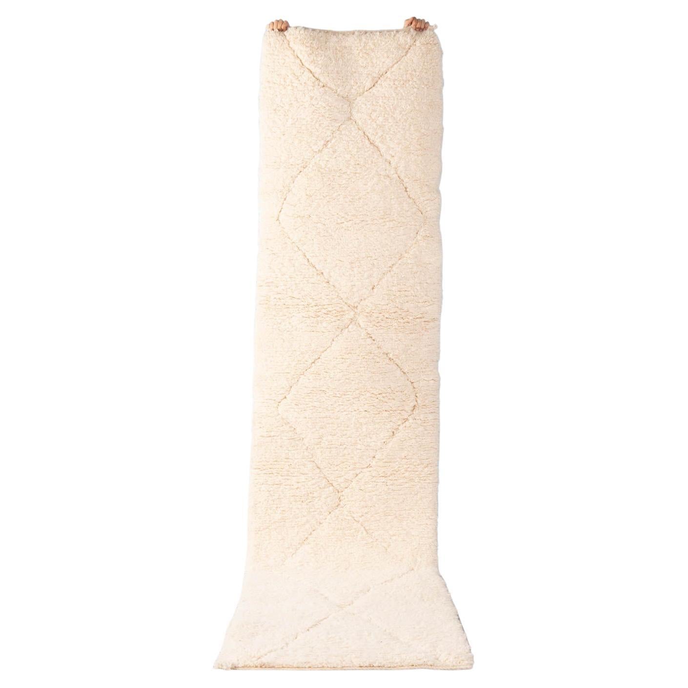 Moroccan Beni Ourain Berber Rug Made of Natural Undyed Wool For Sale at ...