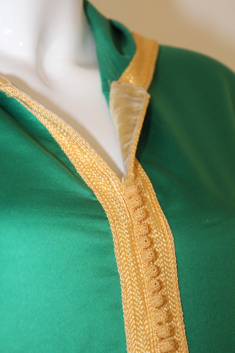 Moroccan Hooded Caftan Emerald Green Djellabah Kaftan For Sale at 1stDibs