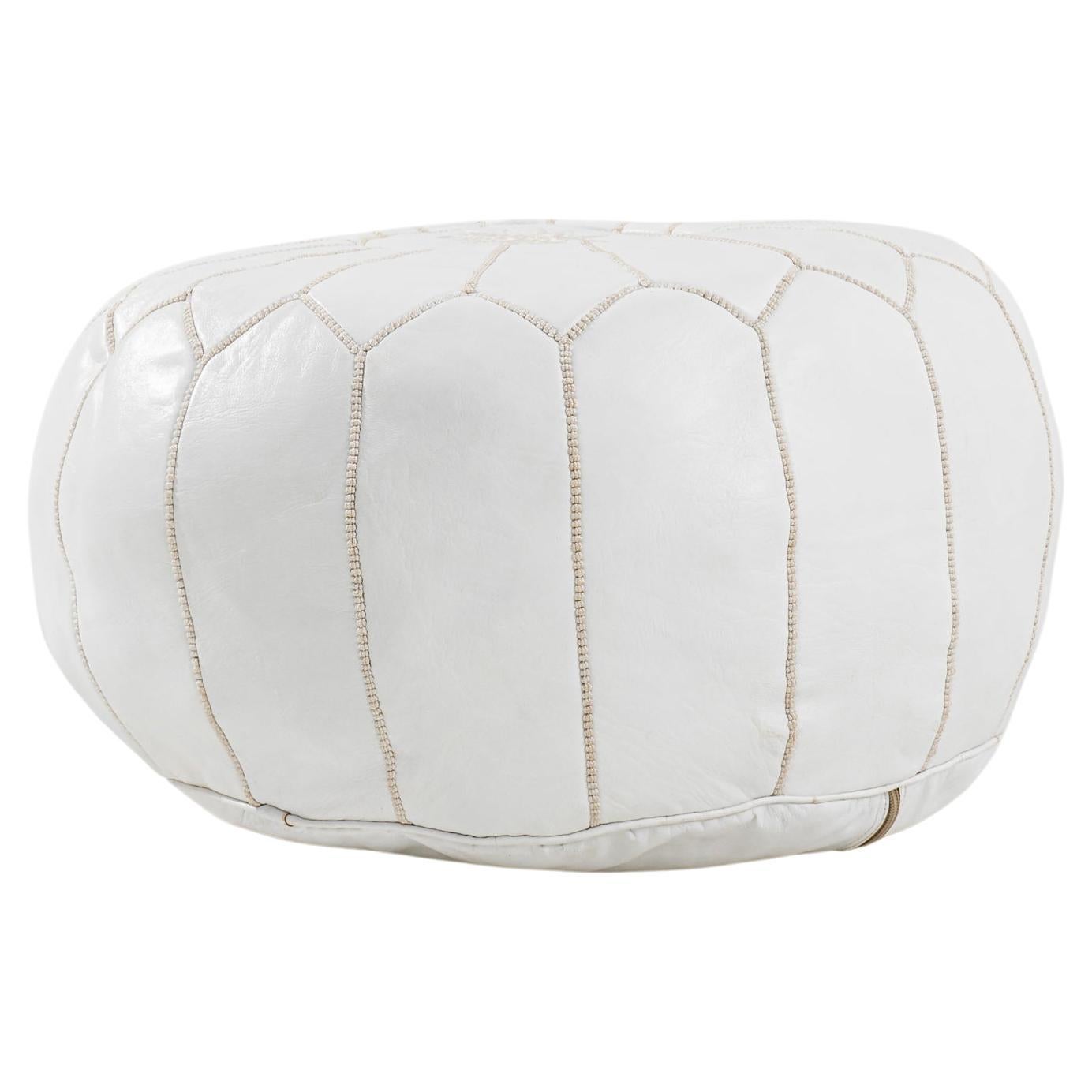 White Large Square Capitonnè Pouf For Sale at 1stDibs