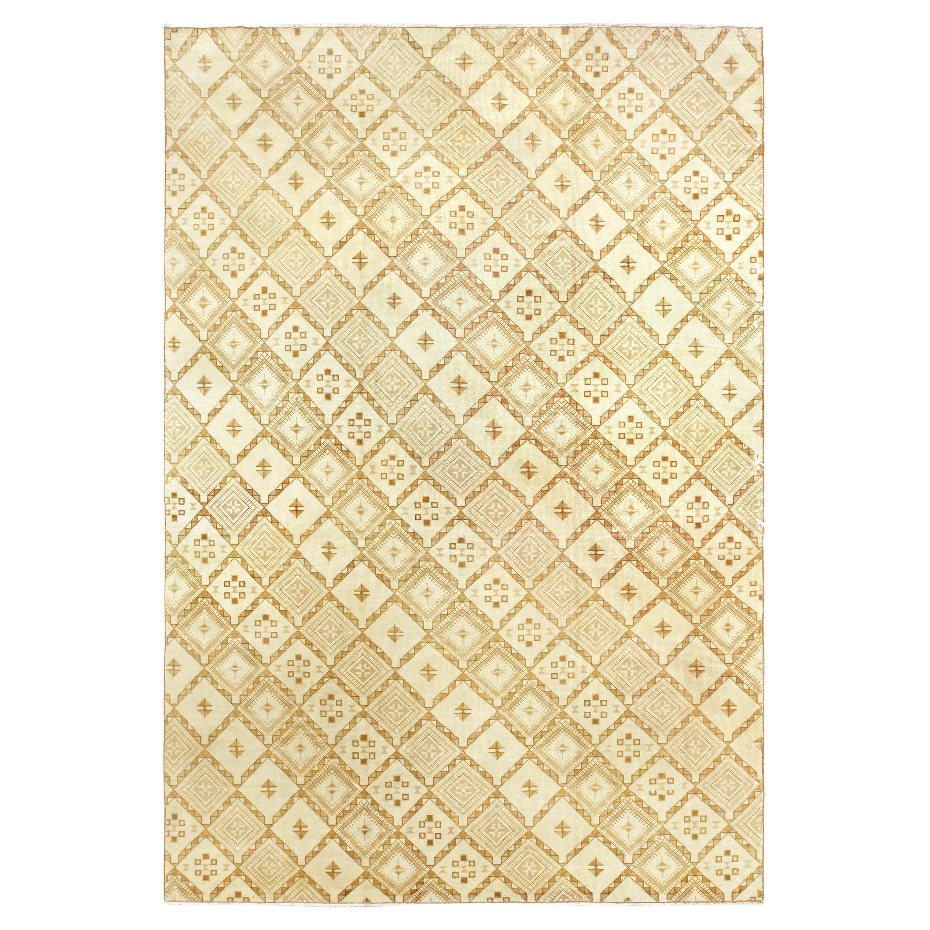 Vintage Moroccan Hand Knotted Round Rug at 1stDibs
