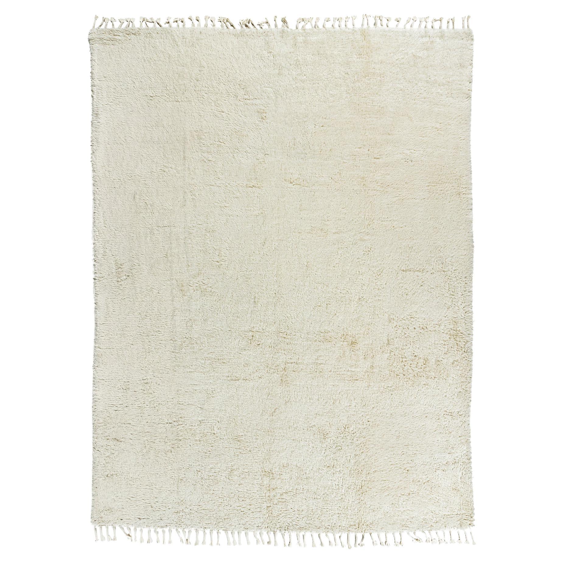 Moroccan Style Fluffy Solid Ivory Rug 11'7 x 14'11 For Sale at 1stDibs