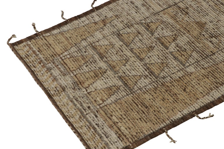 Rug and Kilim's Moroccan Style Runner in White, Beige-Brown Tribal ...