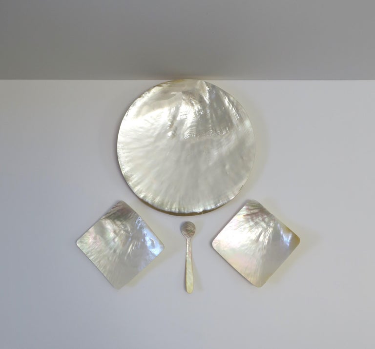 Mother of Pearl Caviar Dish and Spoon Set, Set of 4 For Sale at 1stDibs