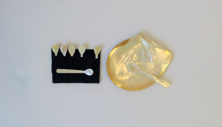 Mother-Of-Pearl Sea Shell Caviar Dish and Spoons Set at 1stDibs ...