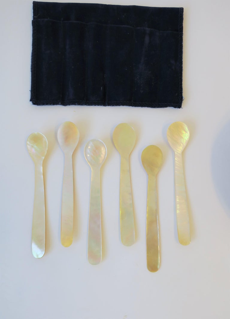 Mother-Of-Pearl Sea Shell Caviar Dish and Spoons Set at 1stDibs ...