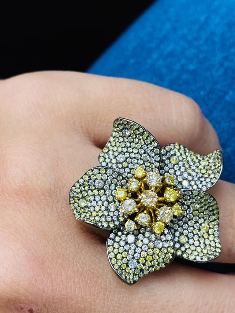 Multi-Color Diamond Gold Flower Ring For Sale at 1stDibs