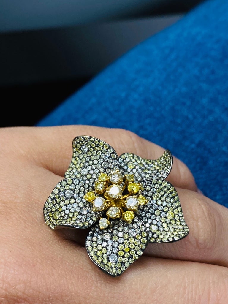 Multi-Color Diamond Gold Flower Ring For Sale at 1stDibs