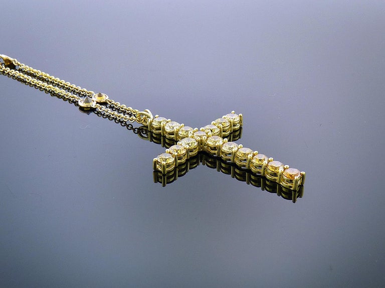 Multicolor Round Diamond 18K Yellow Gold Cross Necklace For Sale (Free ...