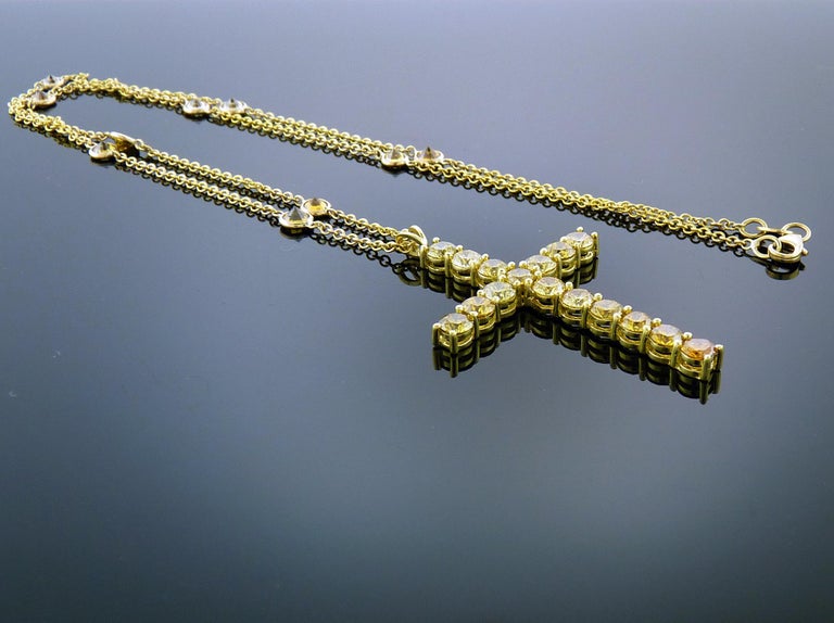 Multicolor Round Diamond 18K Yellow Gold Cross Necklace For Sale (Free ...