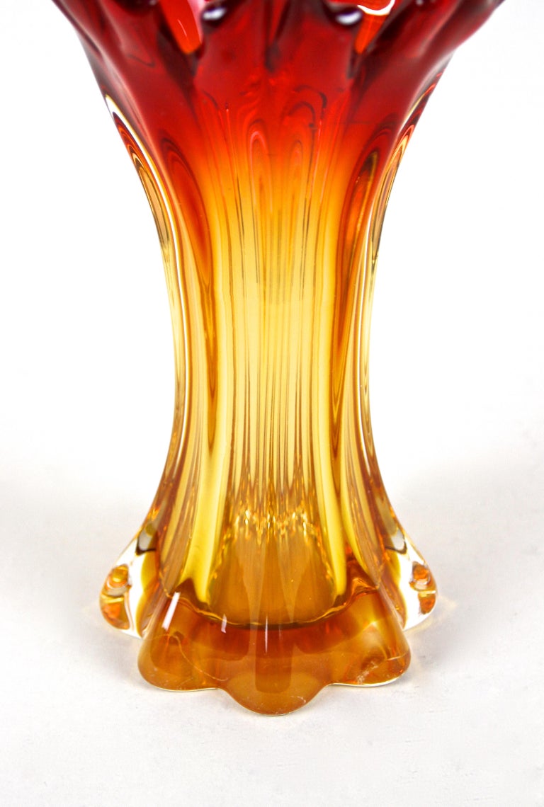 Murano Glass Vase Mid Century, Italy, circa 1960/70 For Sale at 1stDibs