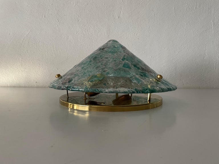 Plafonnier en forme de conique en verre vert de Murano, 1970, Italie En ...