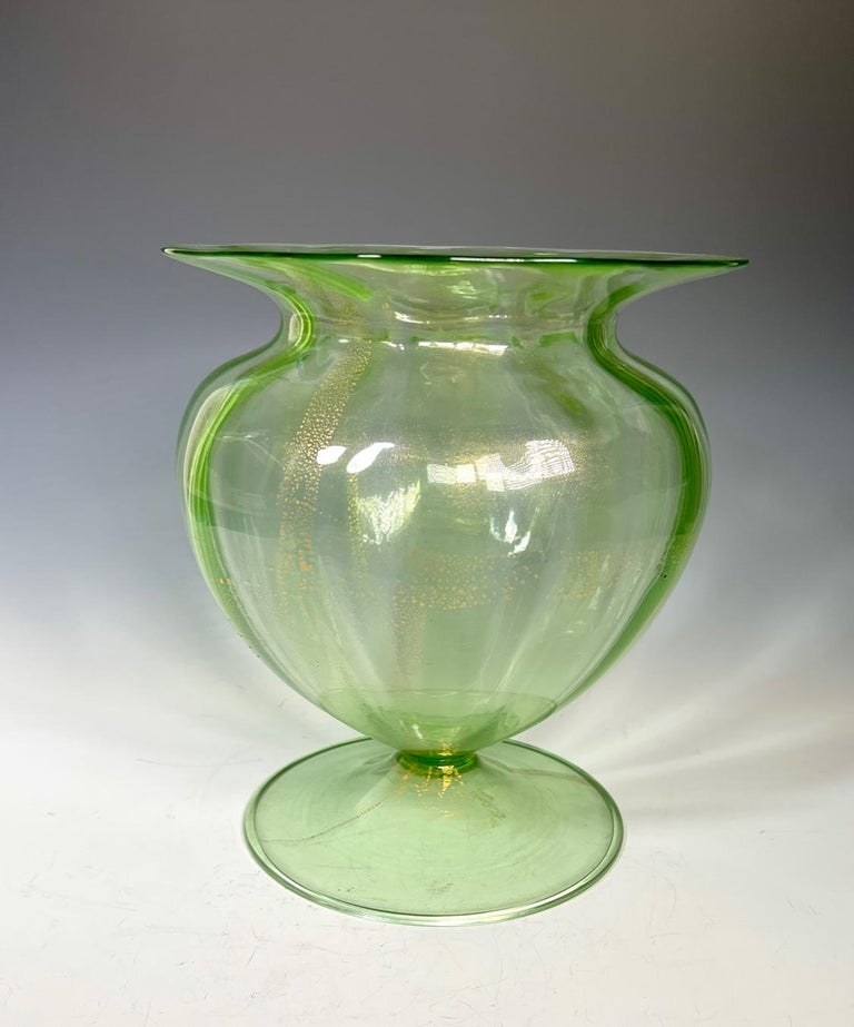 Murano Venetian Hand Blown Green and Gold Vase Centerpiece Salviati For ...