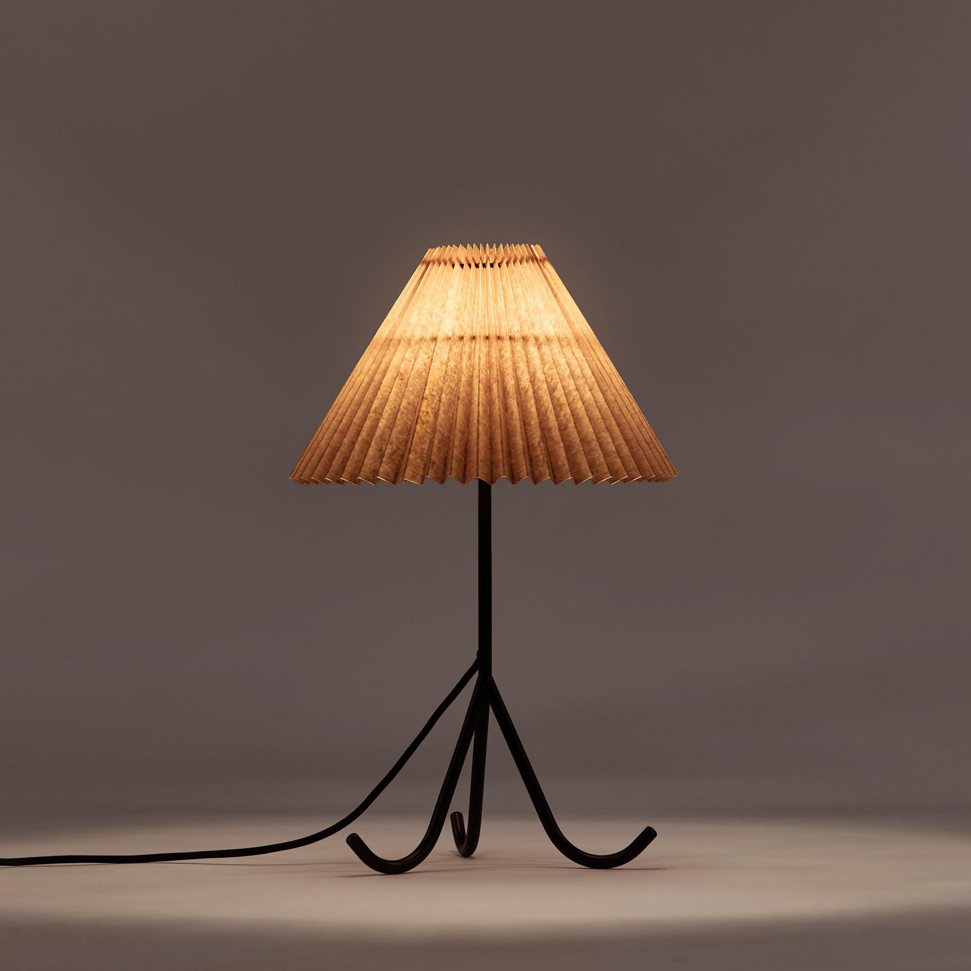Mustard Waxed Paper Table Lamp with Black Metal Base, Model Geraldine ...