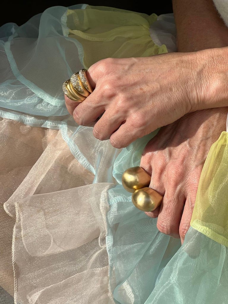 Customizable 'My Muse' Urban Ring in 18K Hand-brushed Gold and 0.90CT ...