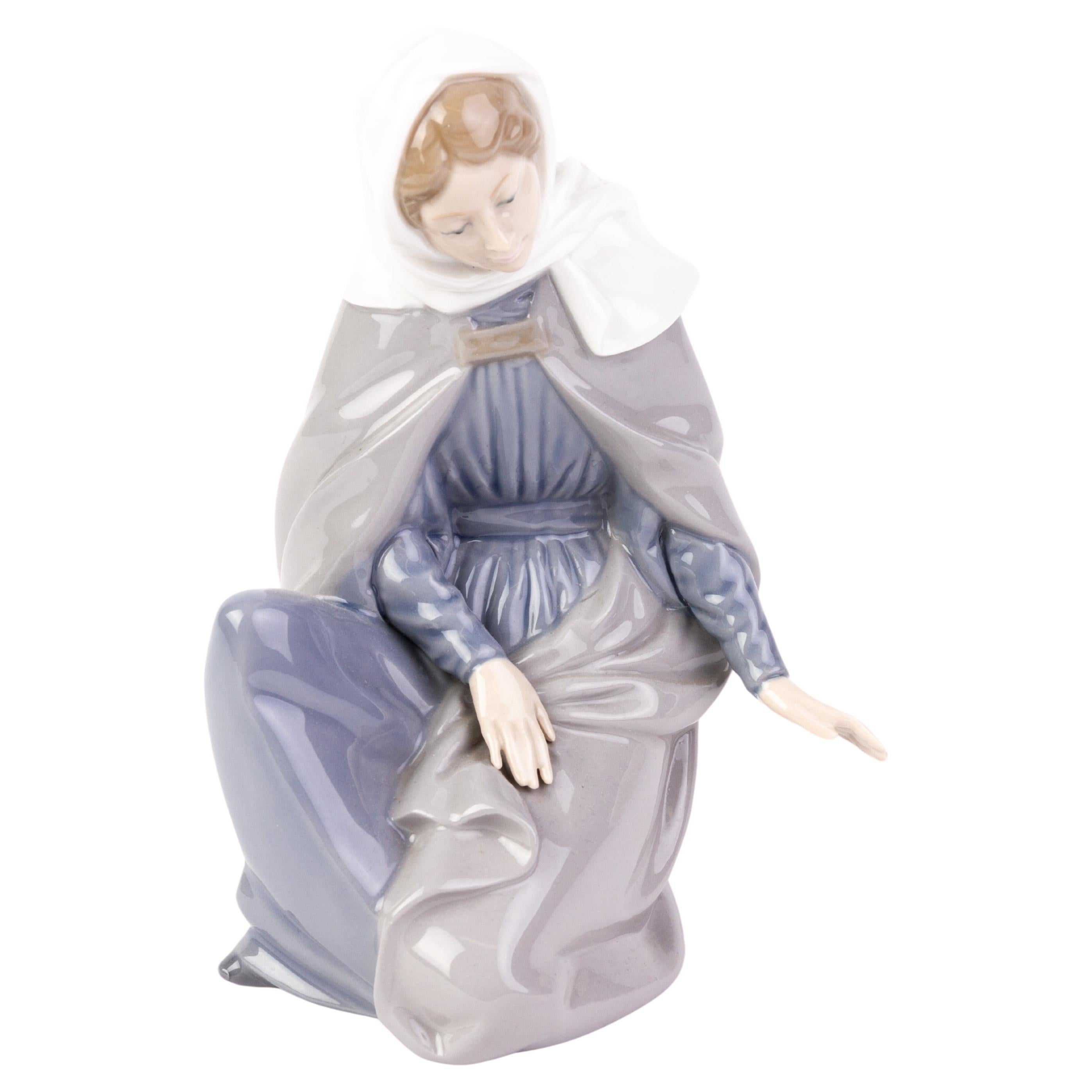 Nao Lladro Fine Porcelain Virgin Mary Figure For Sale at 1stDibs