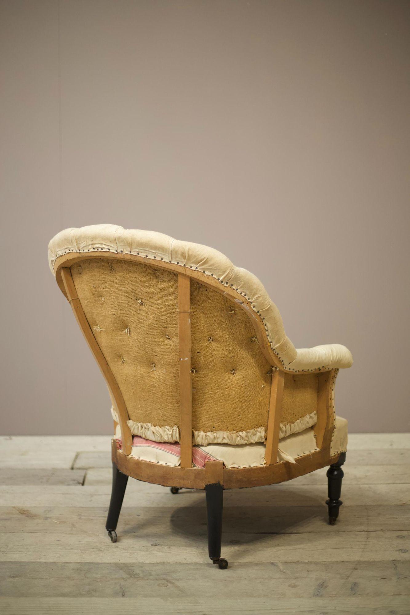 Napoleon III Buttoned Curved Back Armchair For Sale at 1stDibs