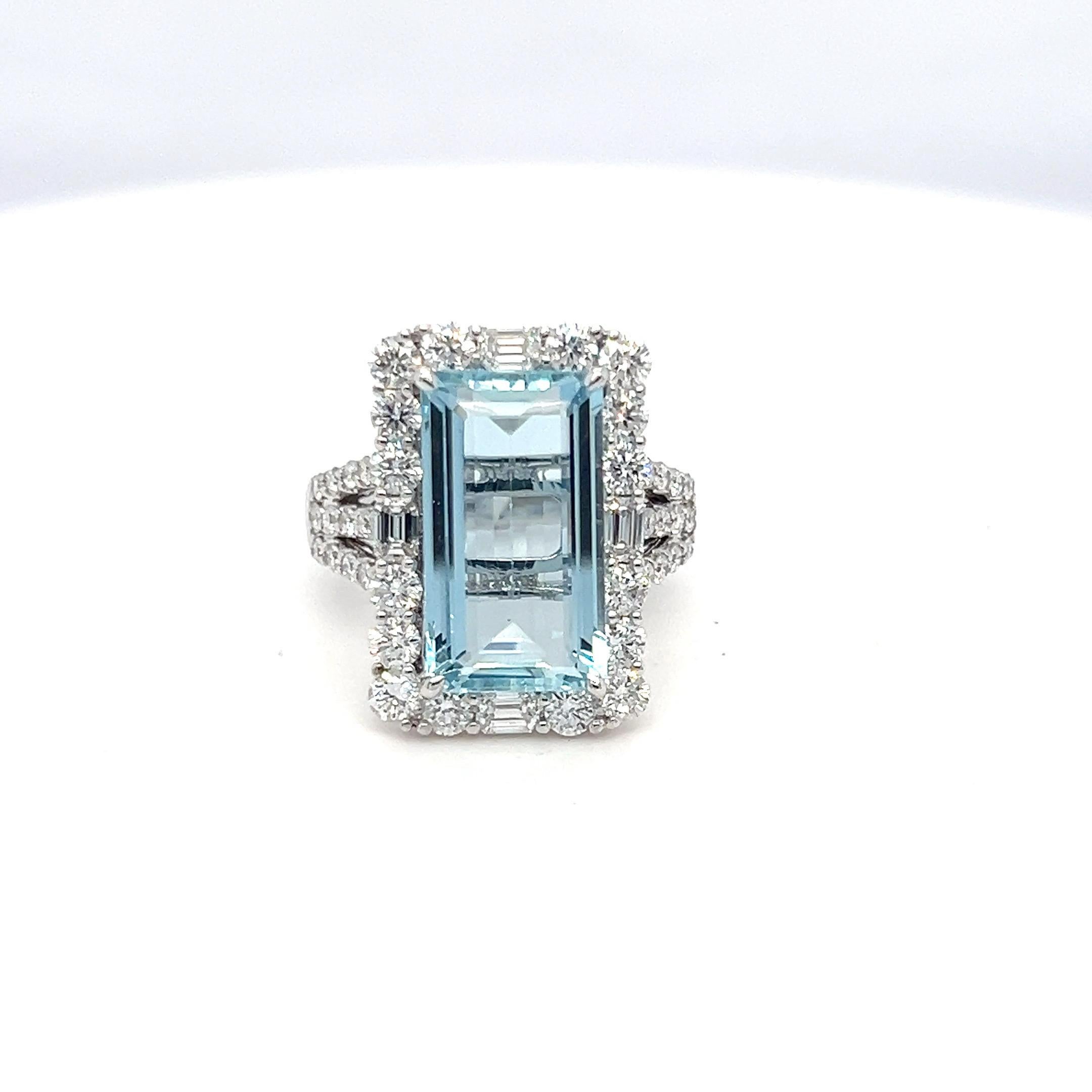 Natural 5.48 Rectangular Aquamarine Diamonds Ring For Sale at 1stDibs
