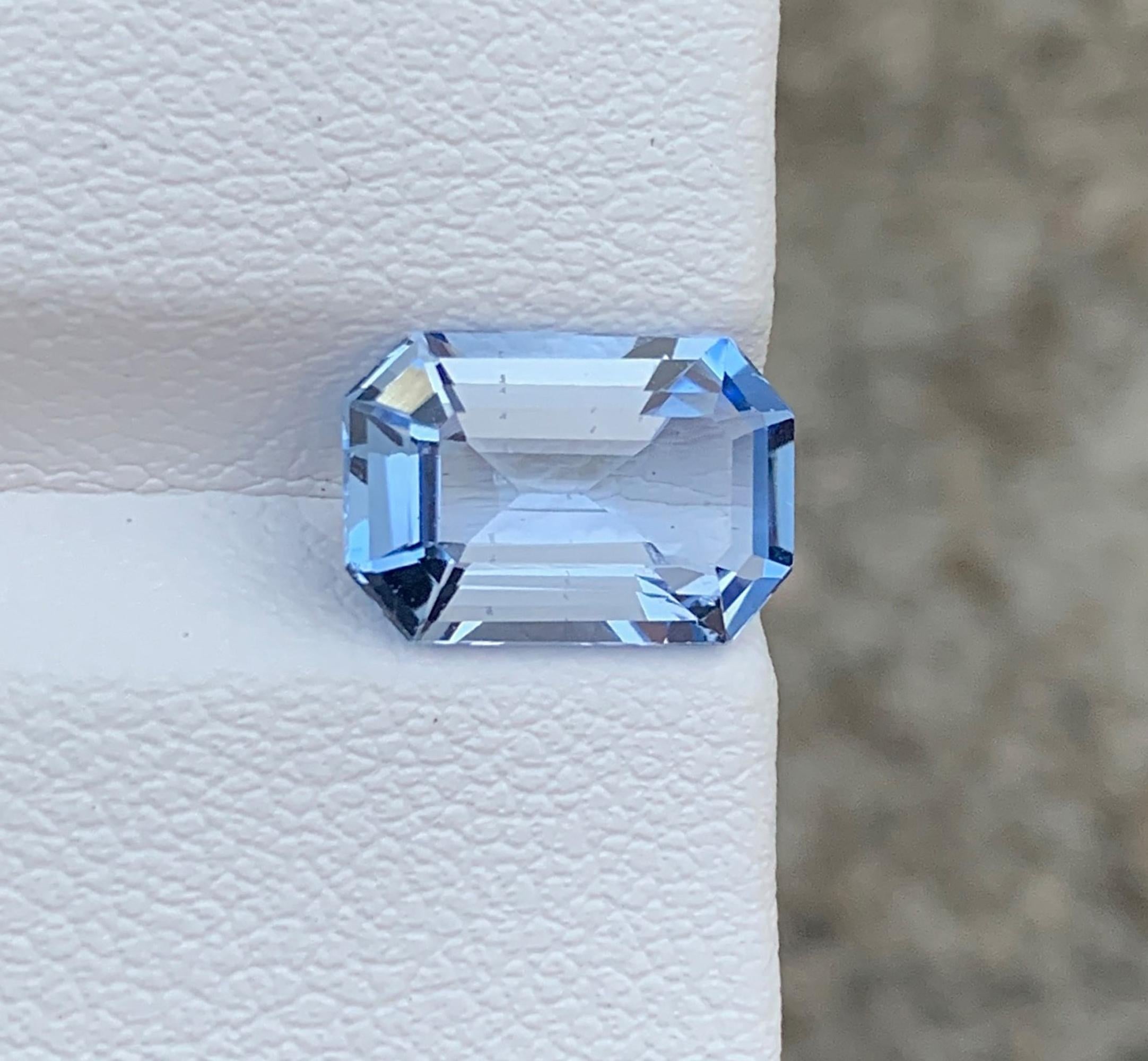 Natural Aquamarine Beryl Gemstone: 2.50 CT Emerald Cut For Sale at 1stDibs
