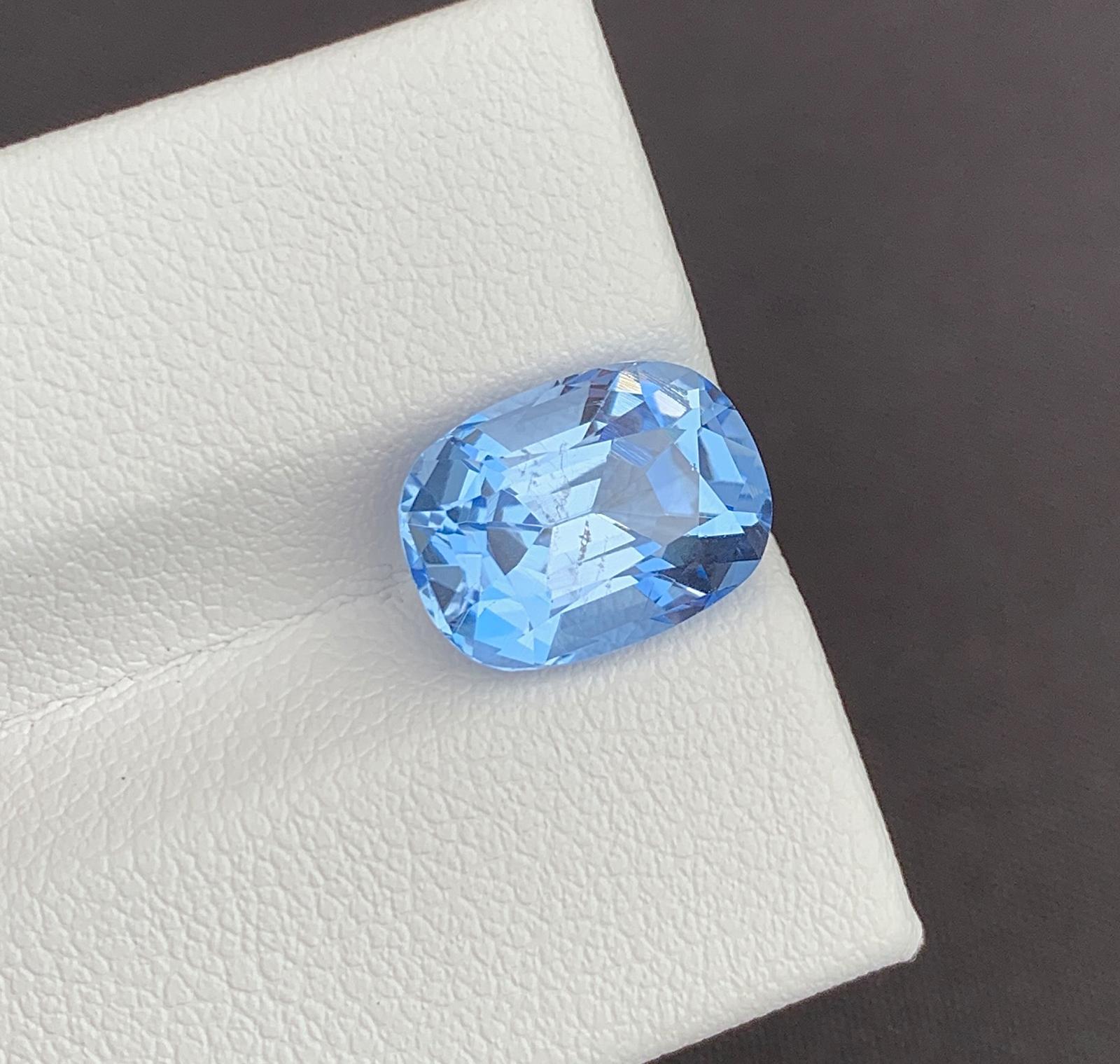 Natural Aquamarine Beryl Gemstone: 4.50 CT Cushion Cut For Sale at 1stDibs