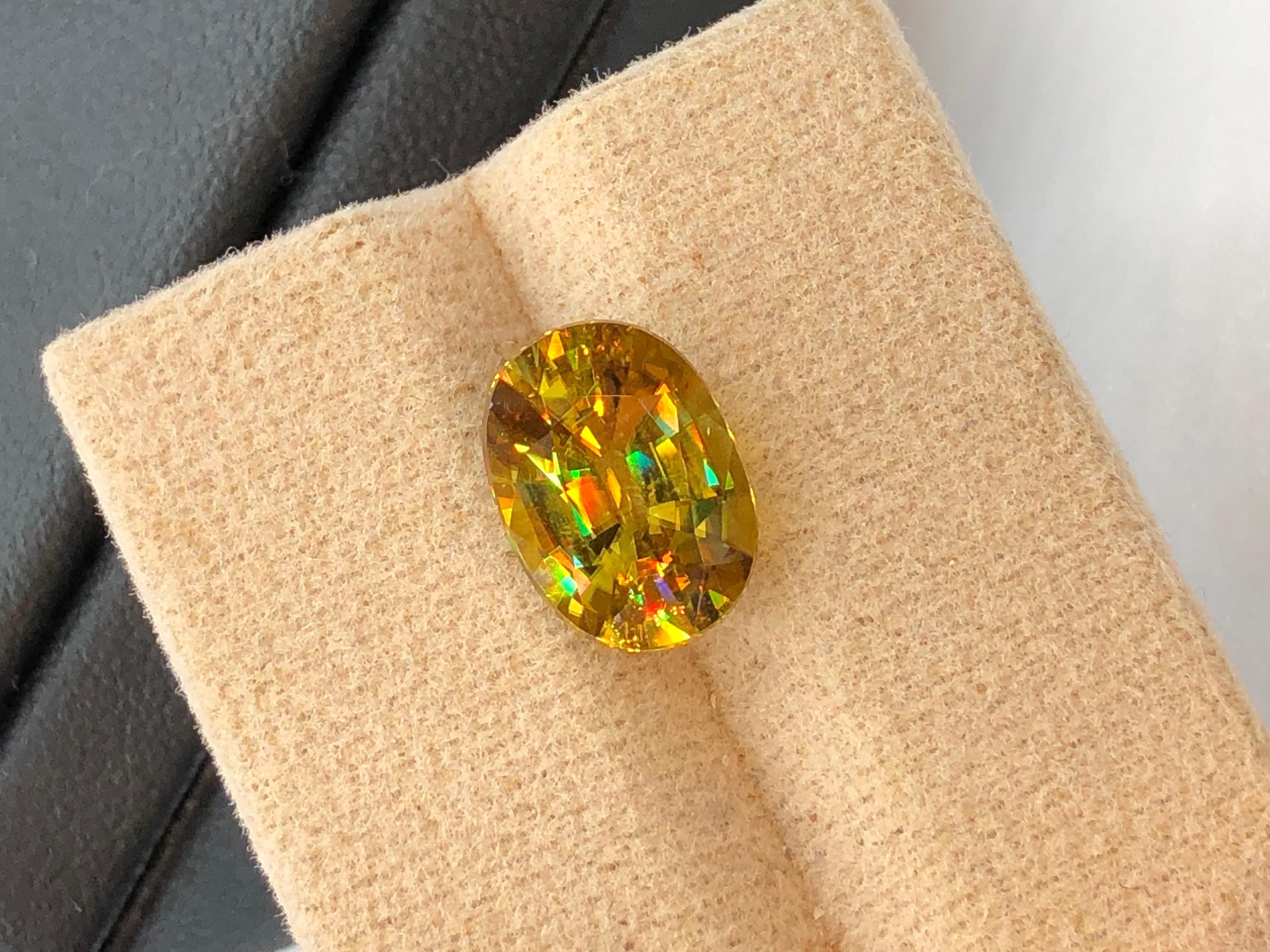Natural Beautiful Sphene 4.13 ct vvs Cushion For Sale at 1stDibs
