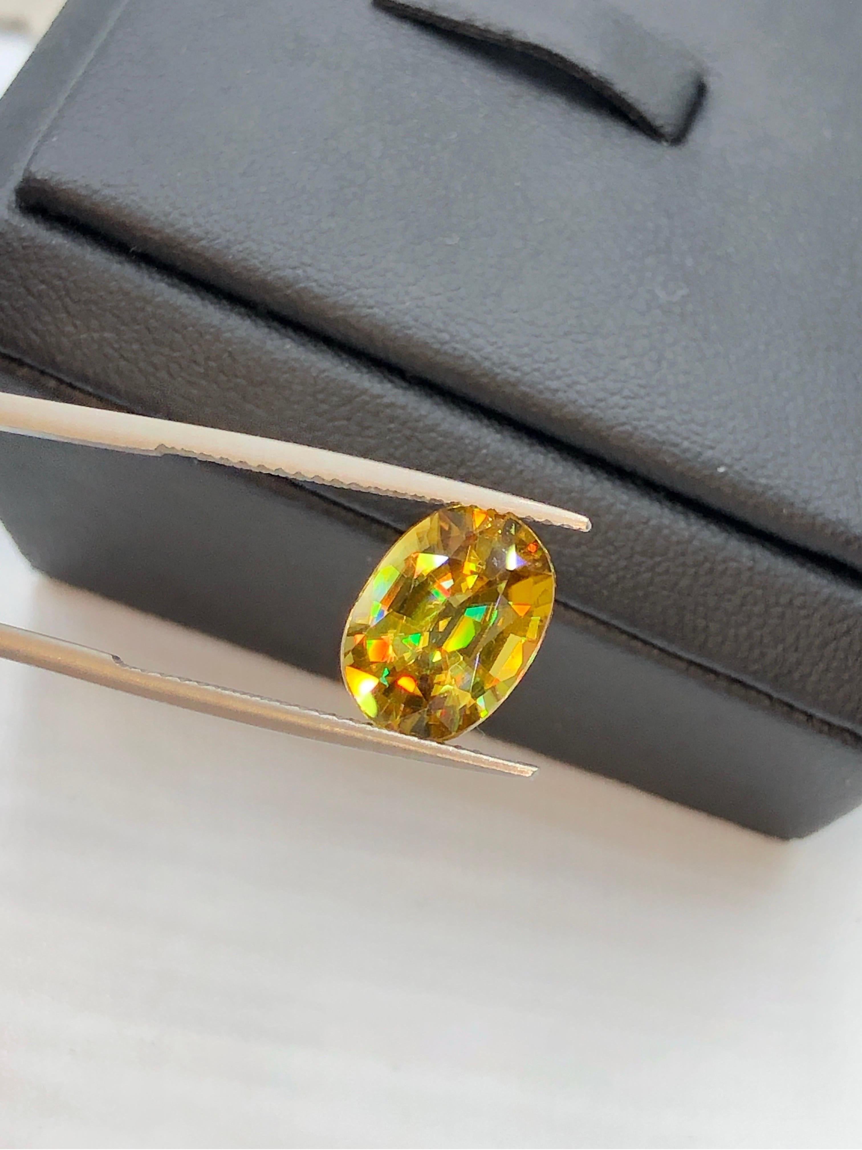Natural Beautiful Sphene 4.13 ct vvs Cushion For Sale at 1stDibs