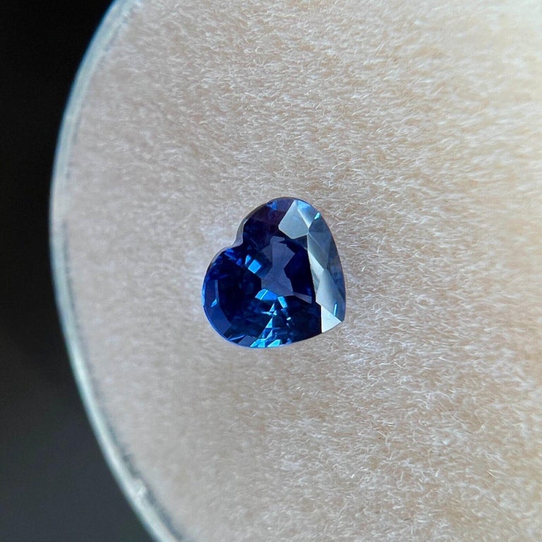Natural Ceylon Cornflower Blue Sapphire 0.68ct Heat Cut VS Sri Lankan For Sale at 1stDibs