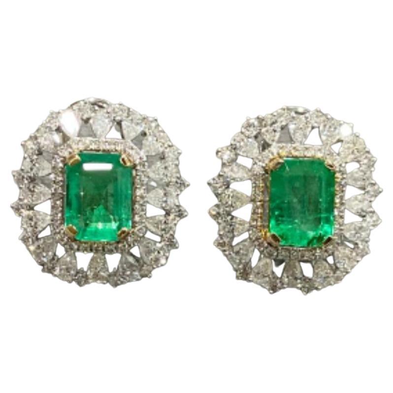 Natural Ruby Earring with 22.02 Carats Ruby in 18k Gold For Sale at 1stDibs