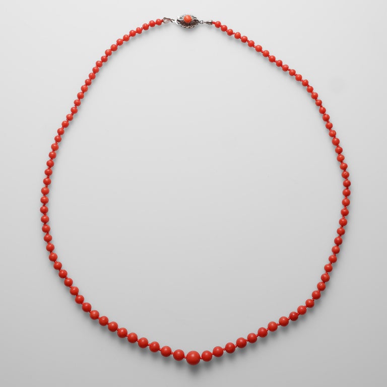 Natural Coral Necklace Art Deco Tomato Red For Sale at 1stDibs