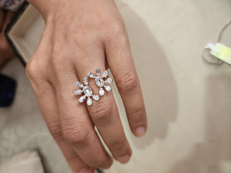 Natural Diamond Ring 0.75 Cents in 18k Gold For Sale at 1stDibs