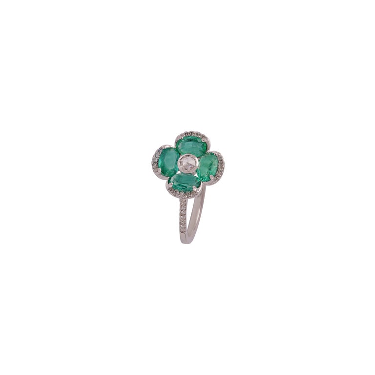 Natural Emerald Four-Stone Ring in 18k Gold For Sale at 1stDibs