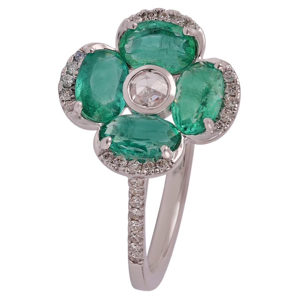 Clear Emerald Ring in 18k Gold For Sale at 1stDibs
