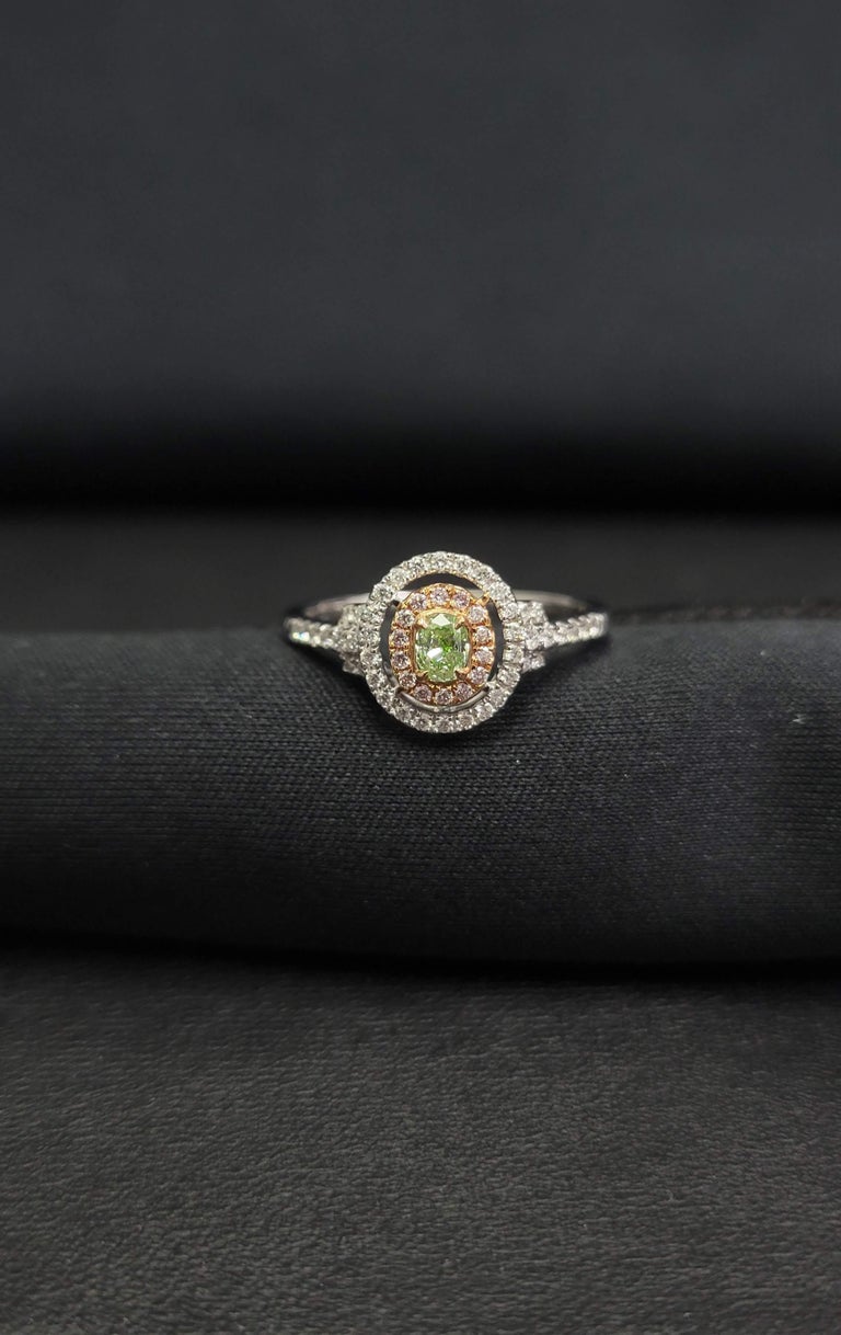 Natural Fancy Green Diamond Ring For Sale at 1stDibs