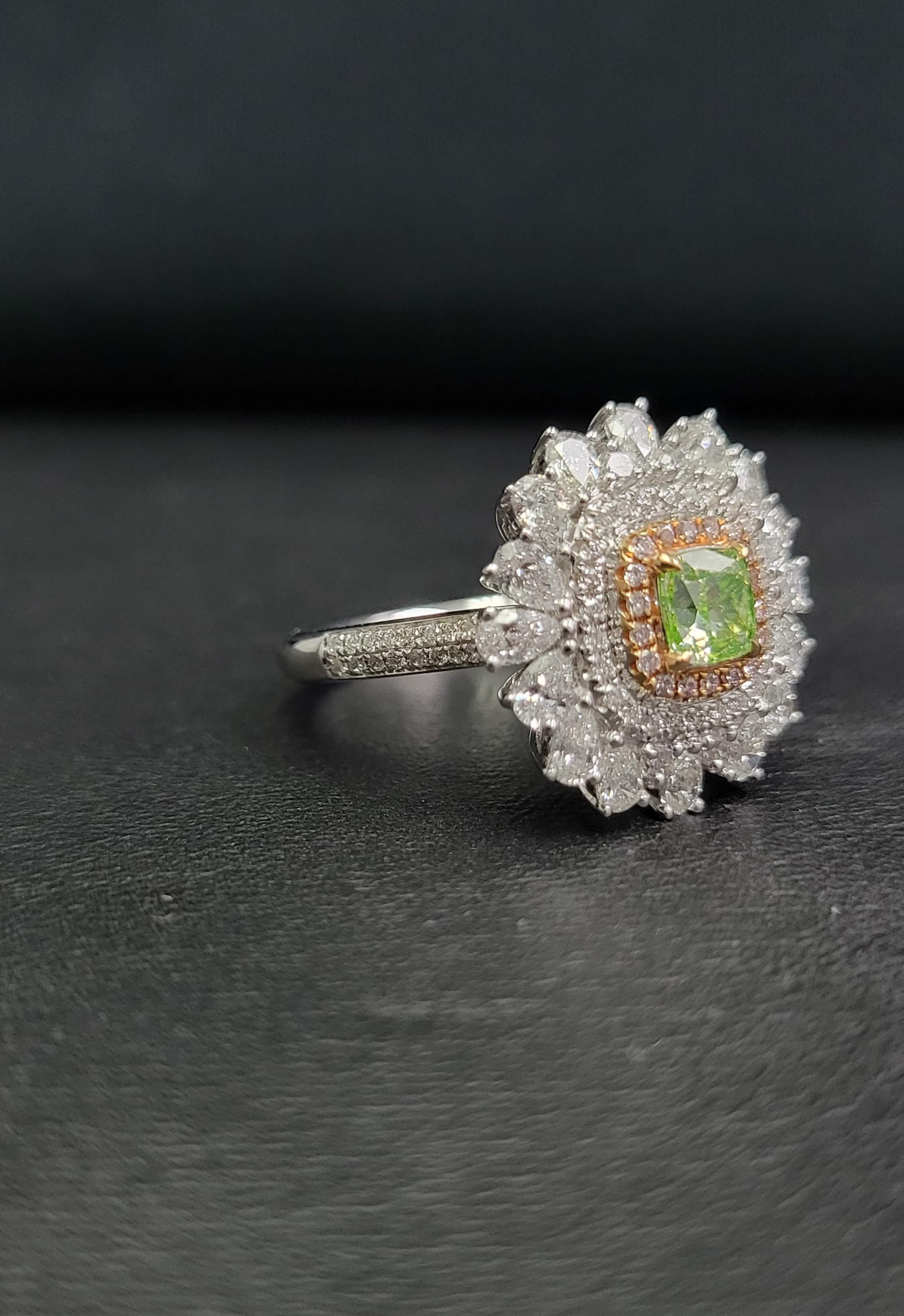 Natural Fancy Green Diamond Ring For Sale at 1stDibs