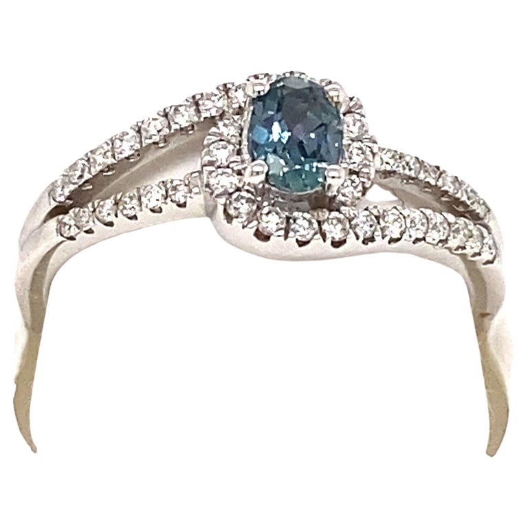 Natural GIA Certified 0.40 Ct. Alexandrite and Diamond Cocktail Ring ...