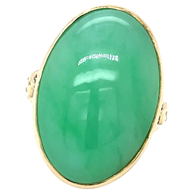Natural Light Green Oval Jadeite Ring in 14 Karat Gold For Sale at 1stDibs