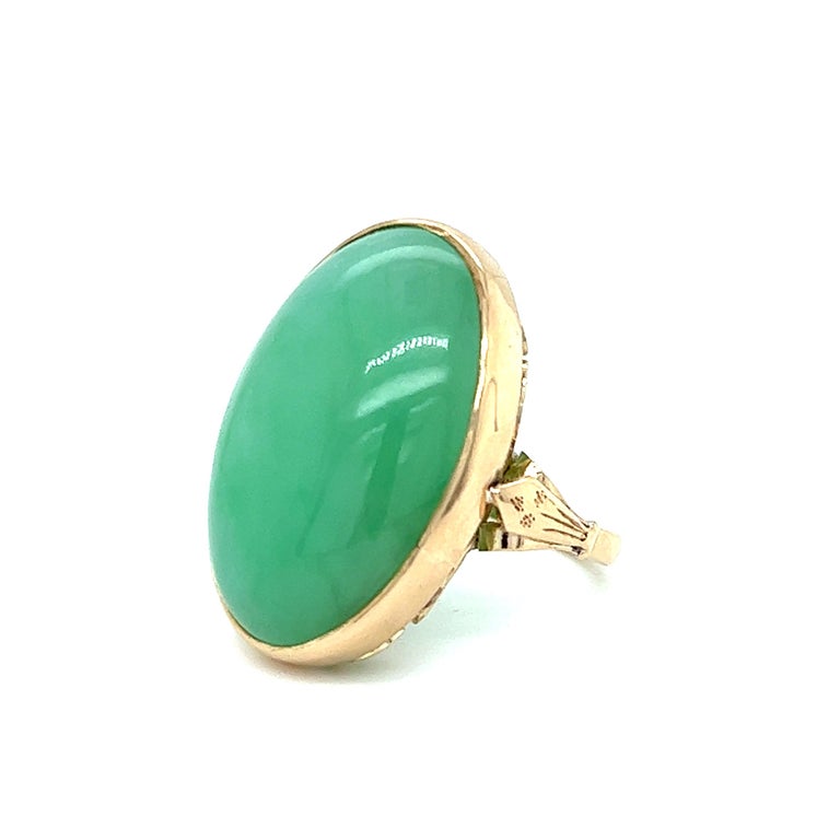 Natural Light Green Oval Jadeite Ring in 14 Karat Gold For Sale at 1stDibs